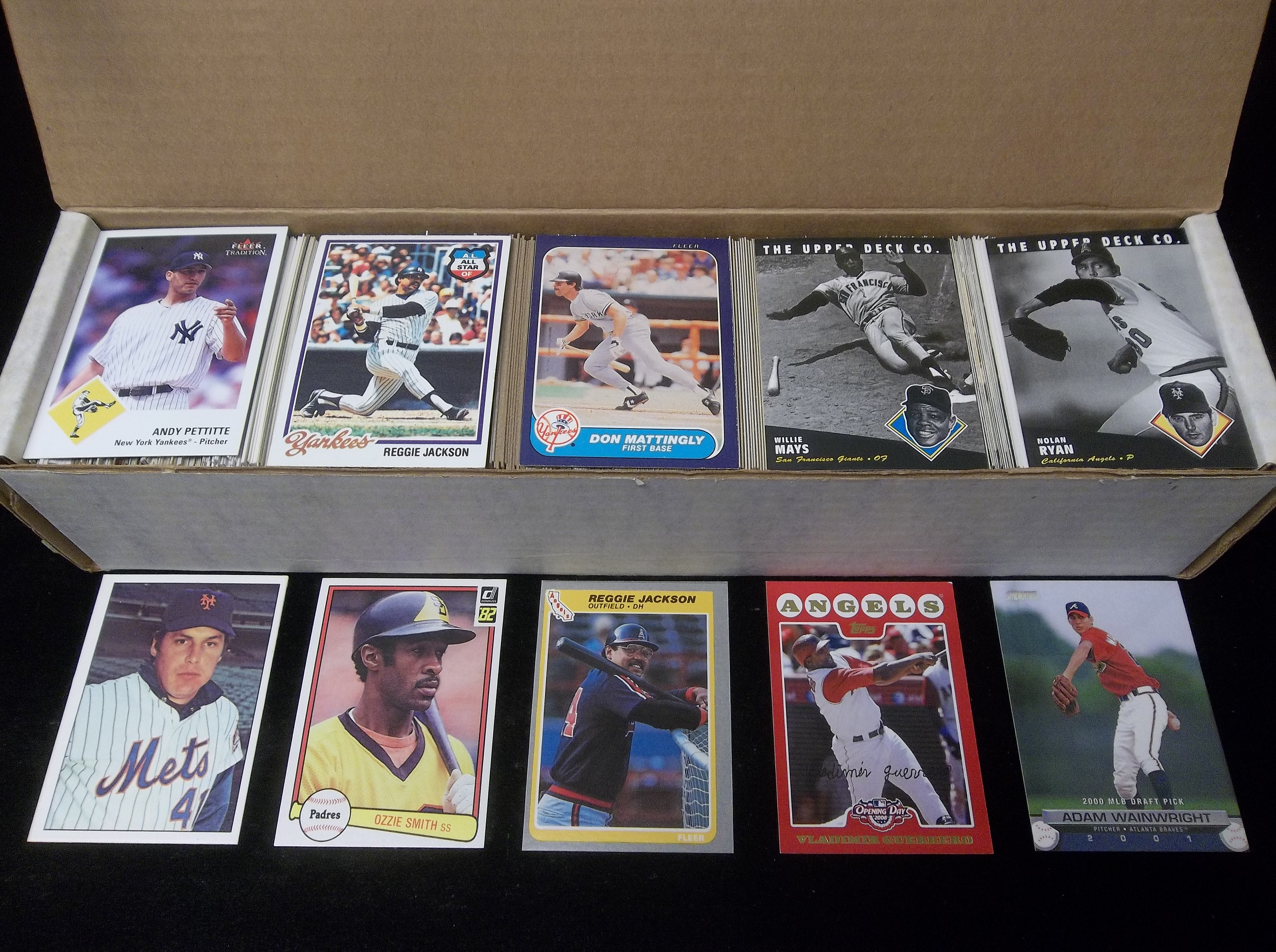 Lot Detail - Baseball Star Card Lot- 700 Assorted Cards