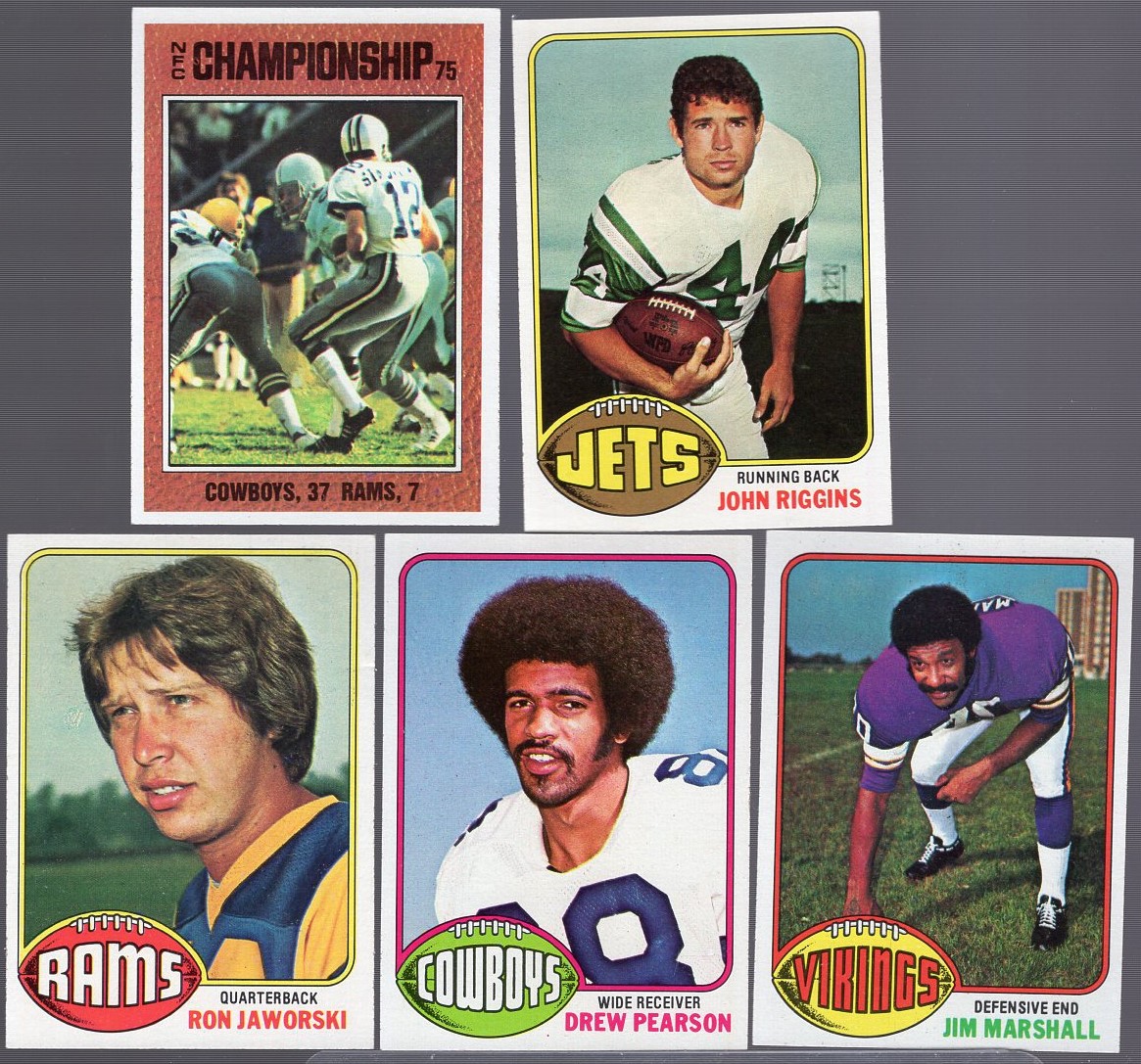 Lot Detail - 1976 Topps Football- 45 Cards